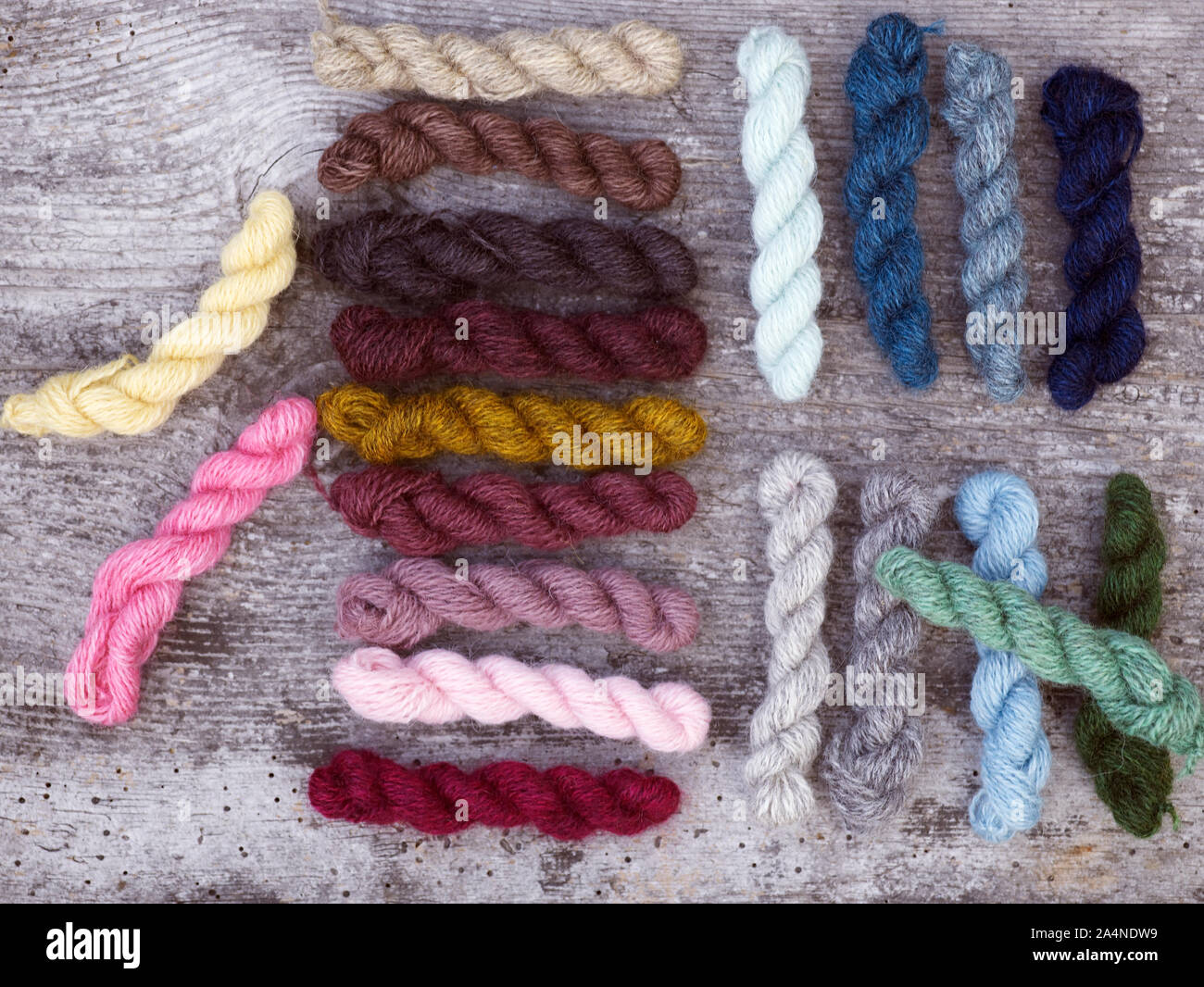 Multi colored wool hi-res stock photography and images - Alamy