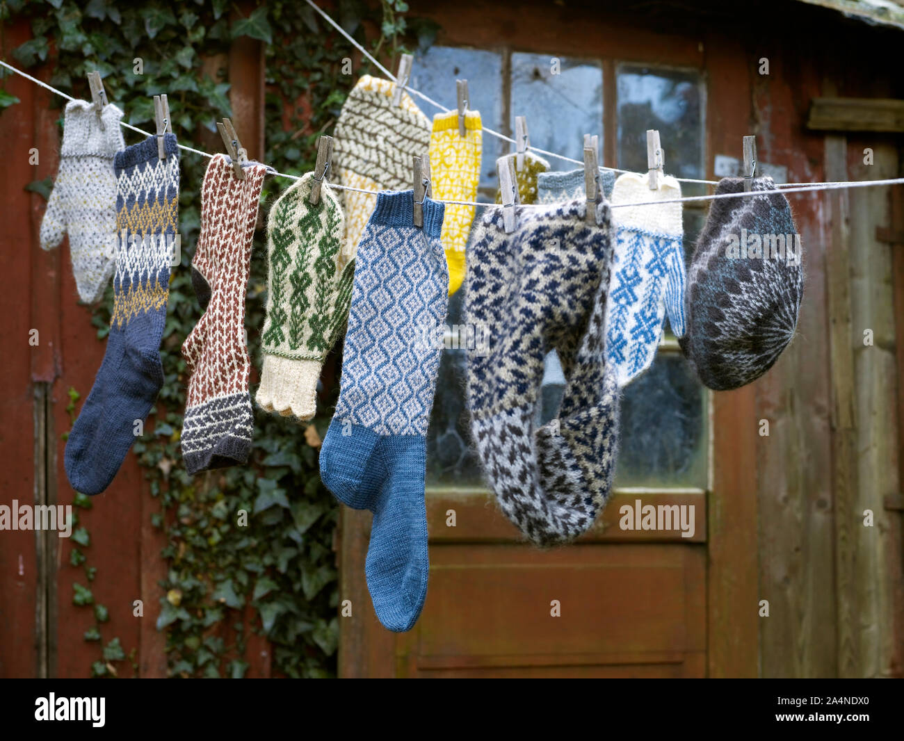 Clothes on building hi-res stock photography and images - Alamy