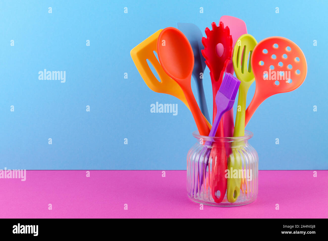 Kitchen utensils hi-res stock photography and images - Alamy