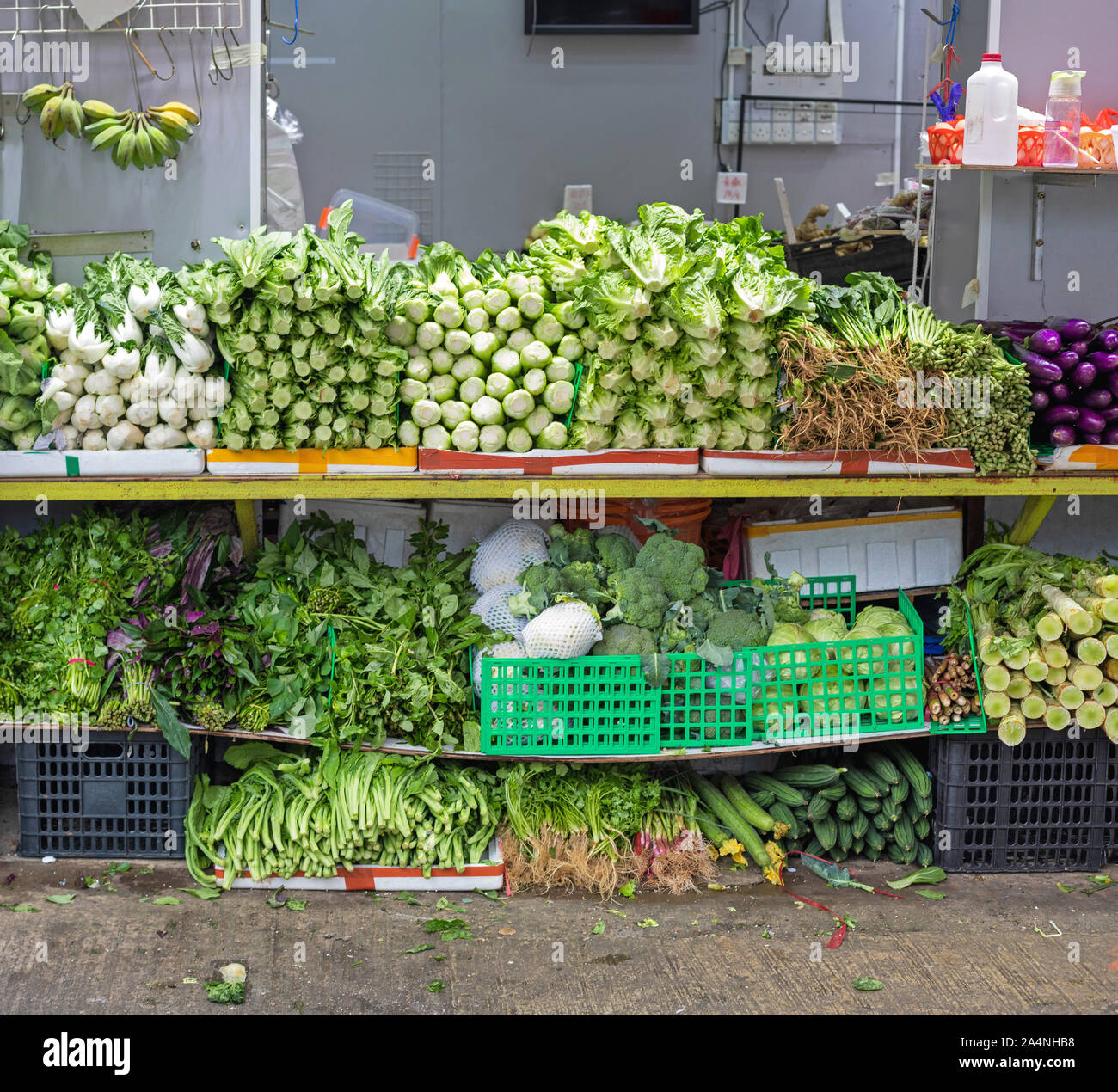Bunch of Fresh Vegetables Produce at Market Stall Stock Photo - Alamy