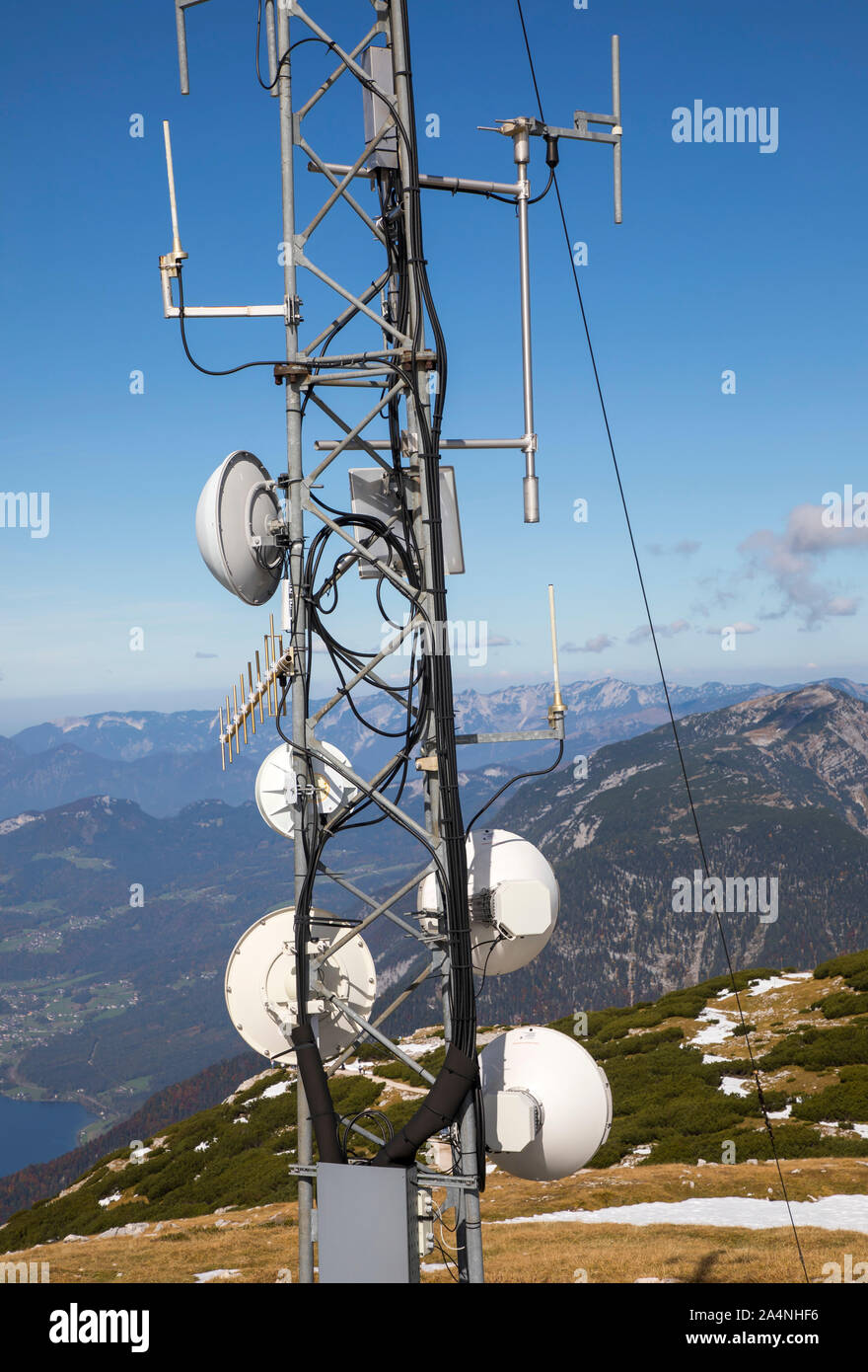 Radio mast symbol hi-res stock photography and images - Alamy