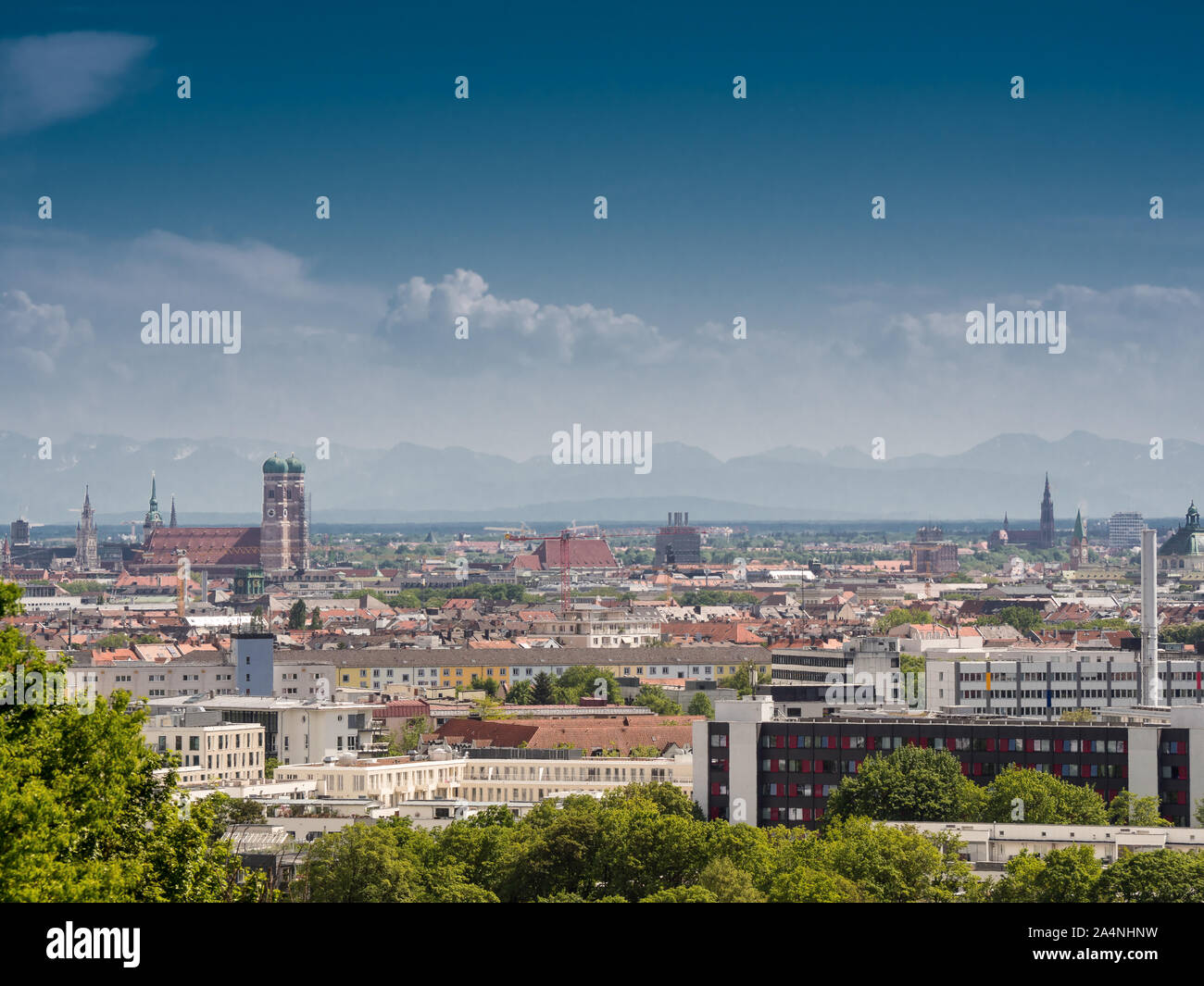 Skyline of munich hi-res stock photography and images - Alamy