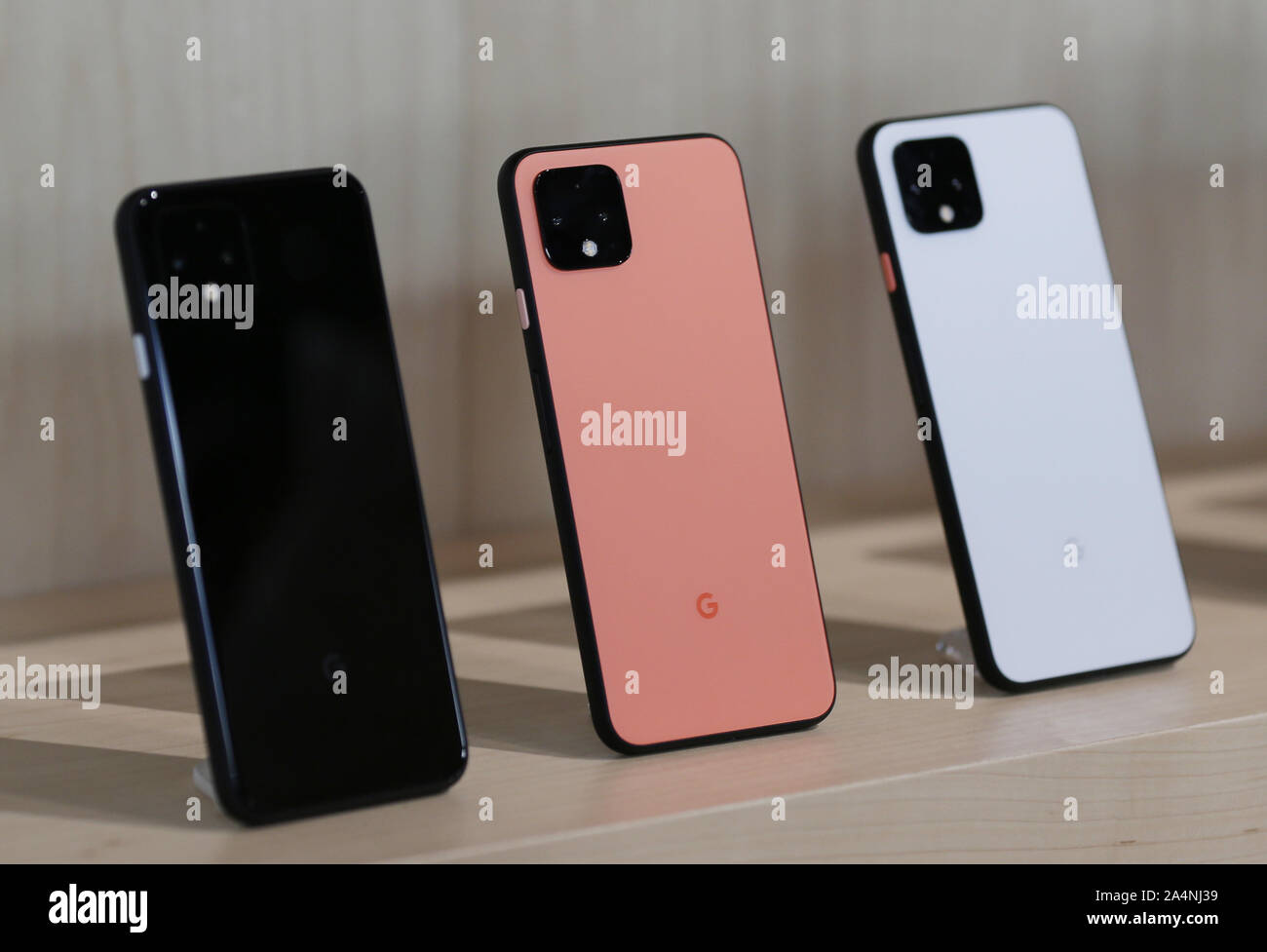 Pixel 4 display hi-res stock photography and images - Alamy
