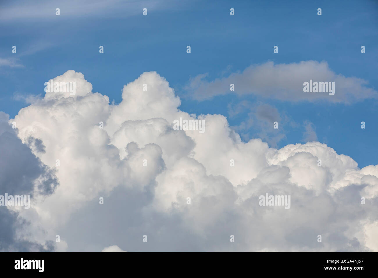 Large cloud hi-res stock photography and images - Alamy