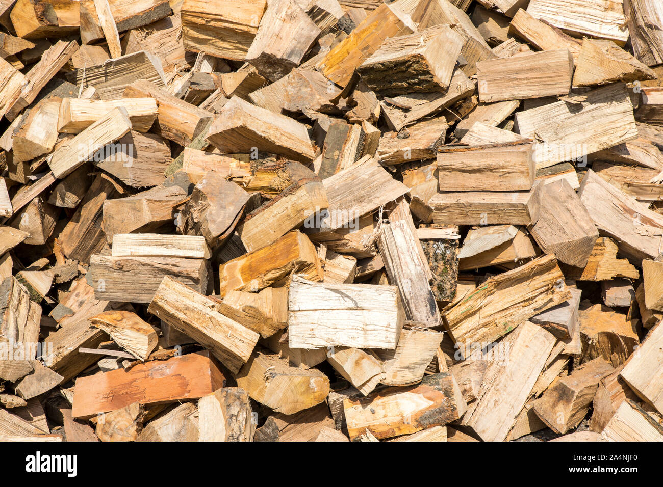 Wood chips, wood chippings, from waste wood Stock Photo - Alamy