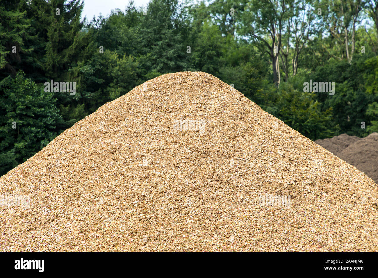 Wood chips, wood chippings, from waste wood Stock Photo - Alamy