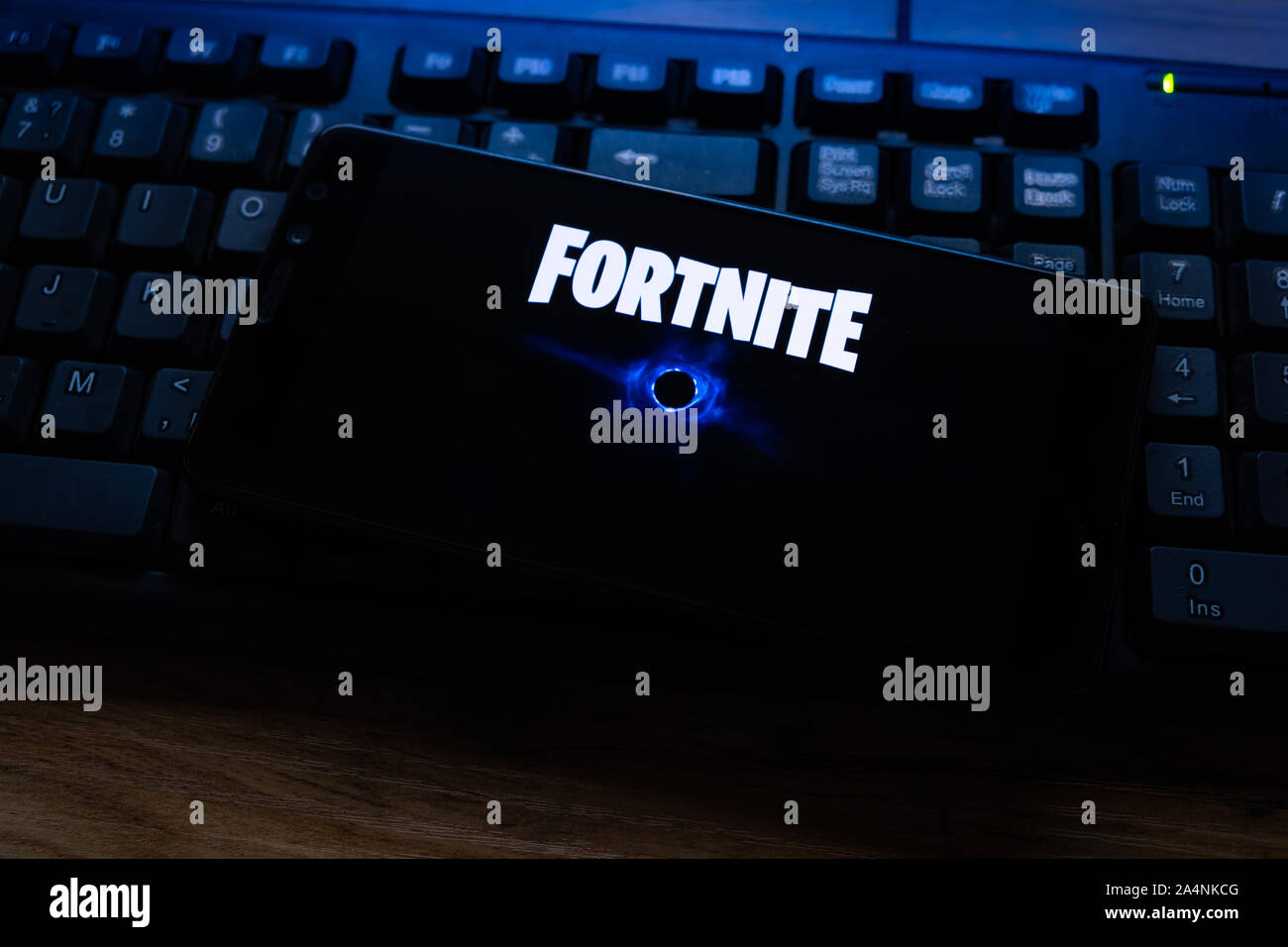 Fortnite logo hi-res stock photography and images - Alamy