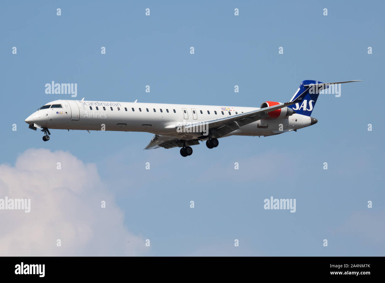 Sas bombardier crj 900 hi-res stock photography and images - Alamy