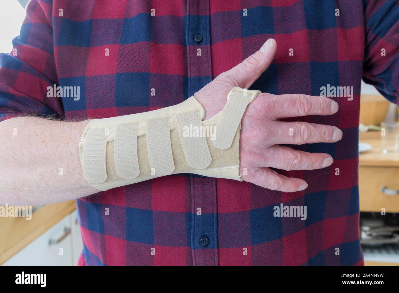 Splint for the treatment of carpal tunnel syndrome, for the relief of ... Splint for the treatment of carpal tunnel syndrome, for the relief of ...