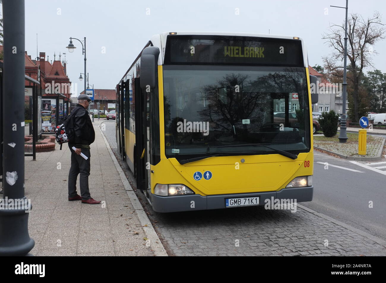 yellow bus transportation public Stock Photo - Alamy