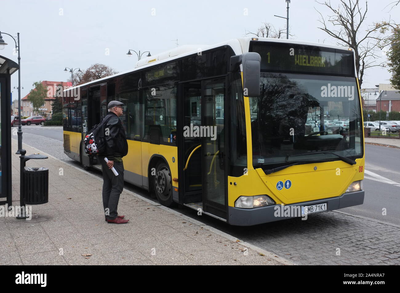 yellow bus transportation public Stock Photo - Alamy
