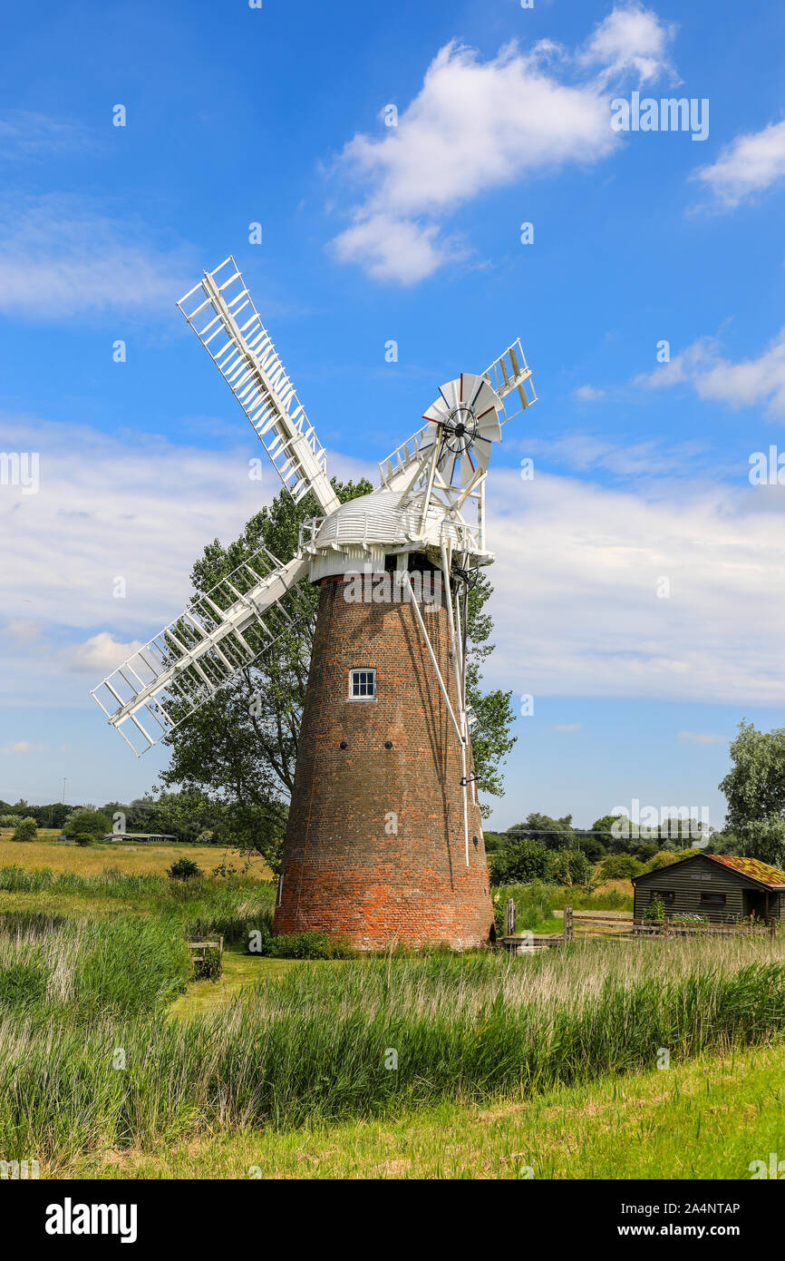 Wind drainage mill hi-res stock photography and images - Alamy