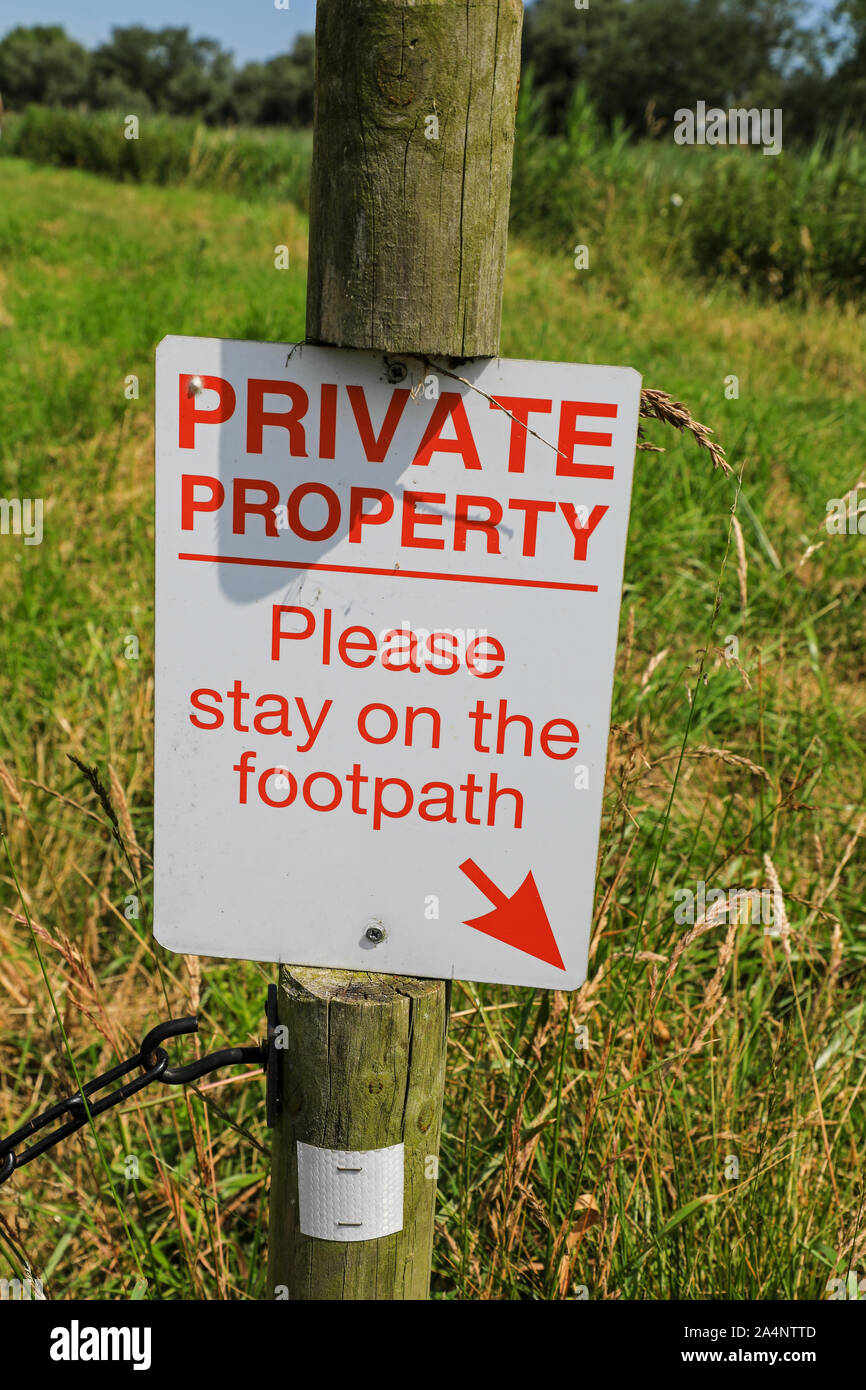 Please stay on the footpath hi-res stock photography and images - Alamy