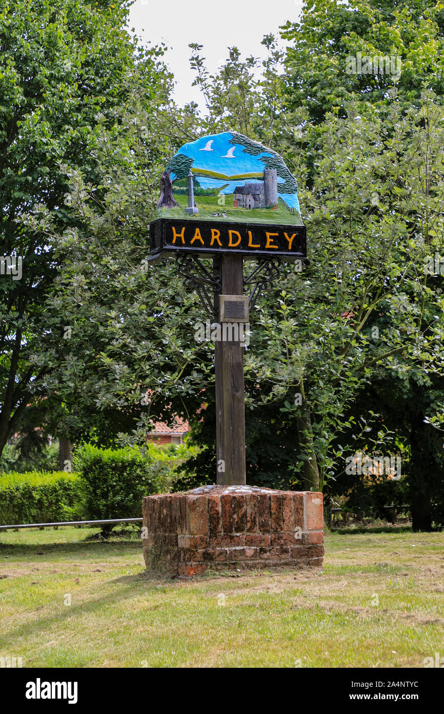 Village sign norfolk england uk hi-res stock photography and images - Alamy