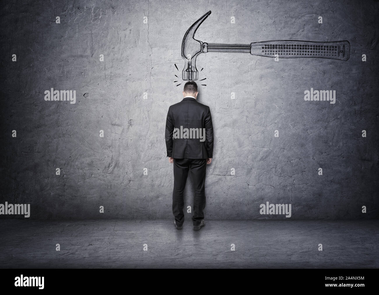 Head pain hammer hi-res stock photography and images - Alamy