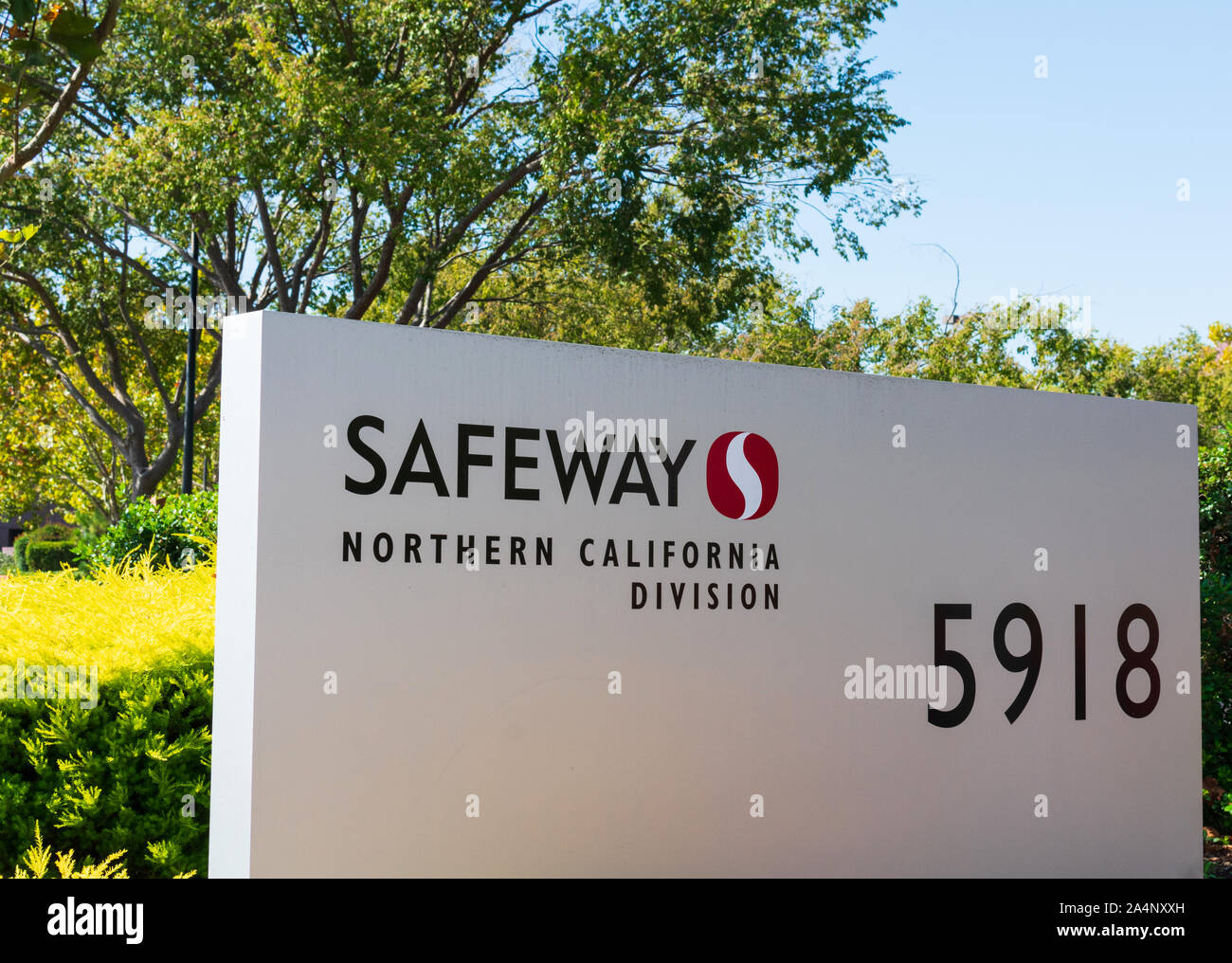 Safeway icon hi-res stock photography and images - Alamy