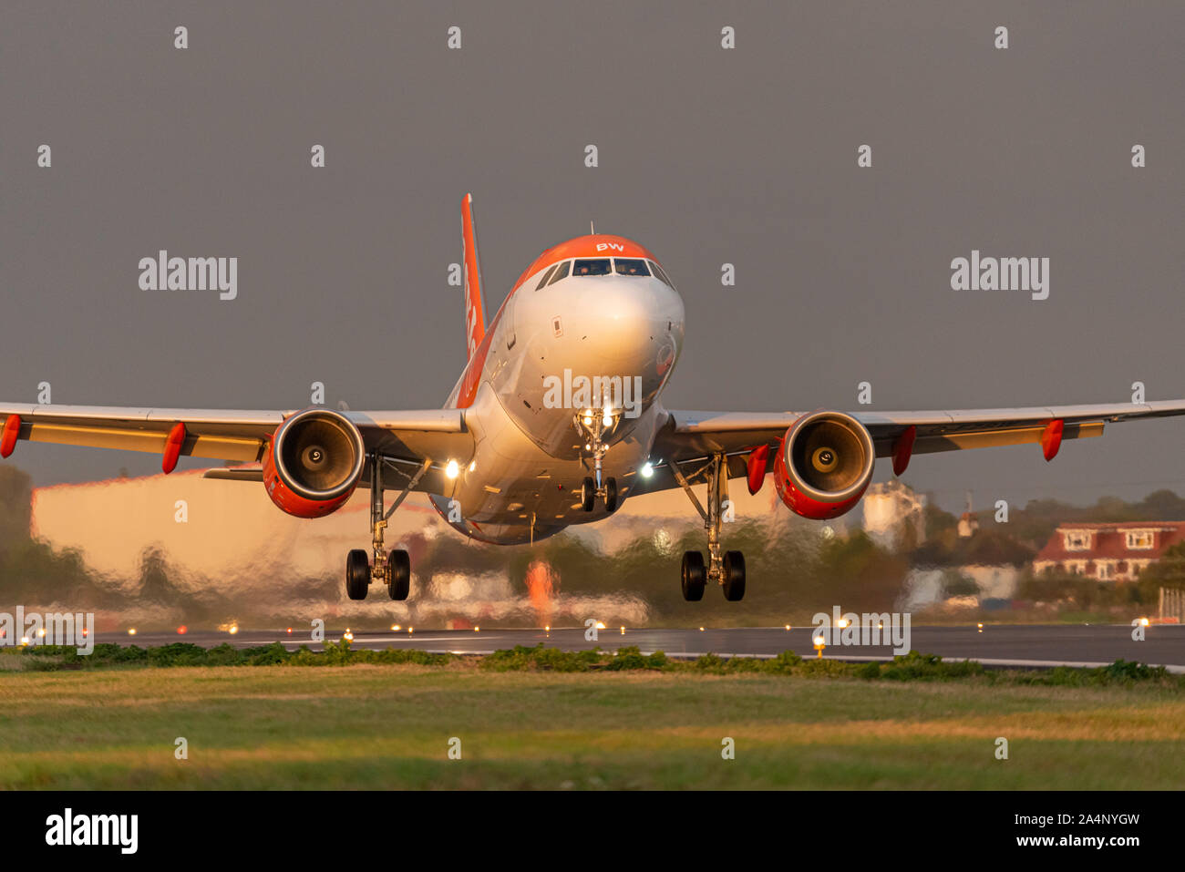 Aeroplane taking off sun hi-res stock photography and images - Alamy