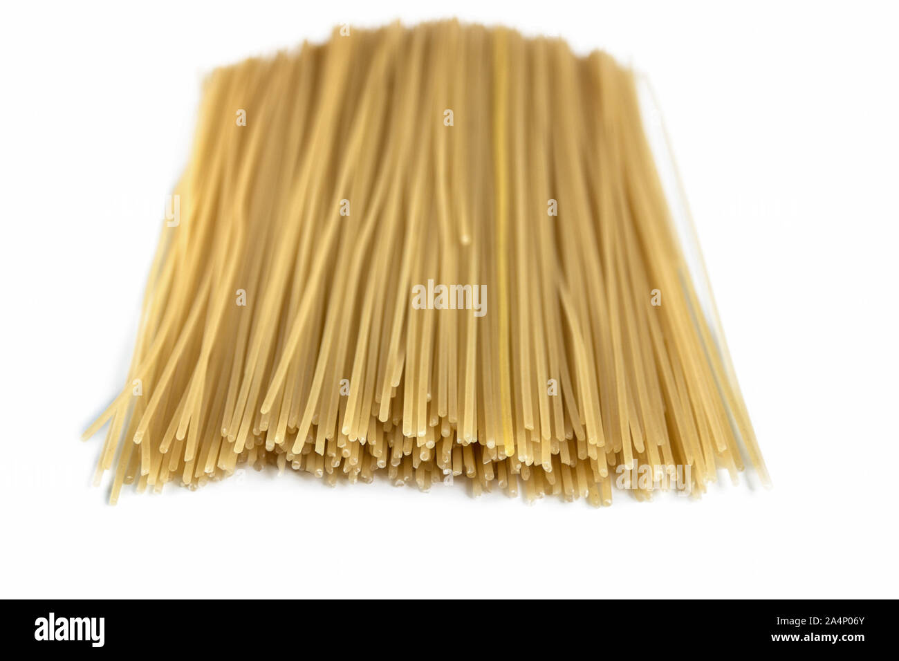 Spaghetti raw isolated on white background. Uncooked italian pasta.Heap ...