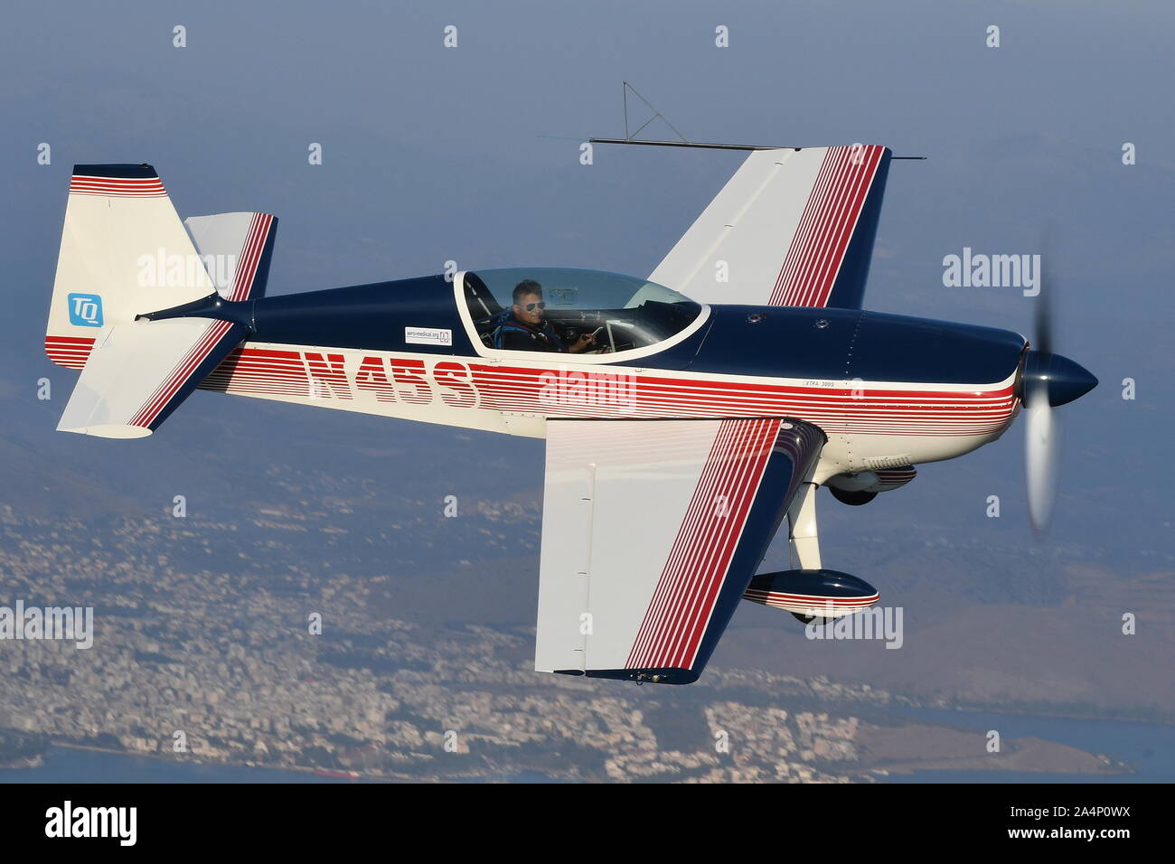 EXTRA 300S AEROBATIC DISPLAY AIRCRAFT Stock Photo - Alamy