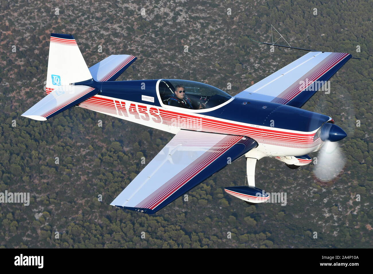EXTRA 300S AEROBATIC DISPLAY AIRCRAFT Stock Photo - Alamy