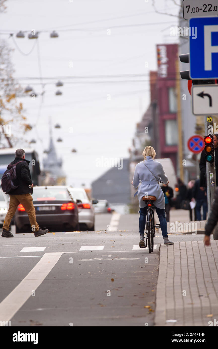 Lady on bicycle hi-res stock photography and images - Alamy