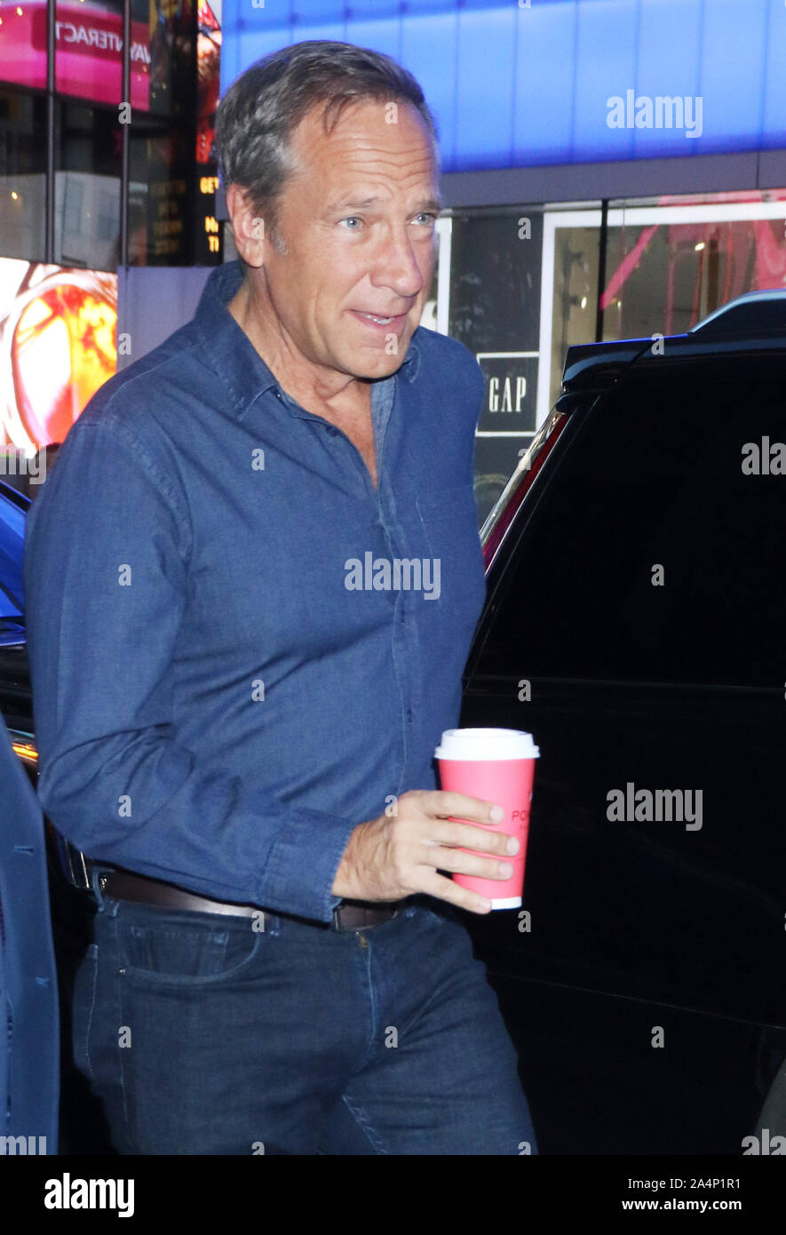 Mike rowe hi-res stock photography and images - Alamy