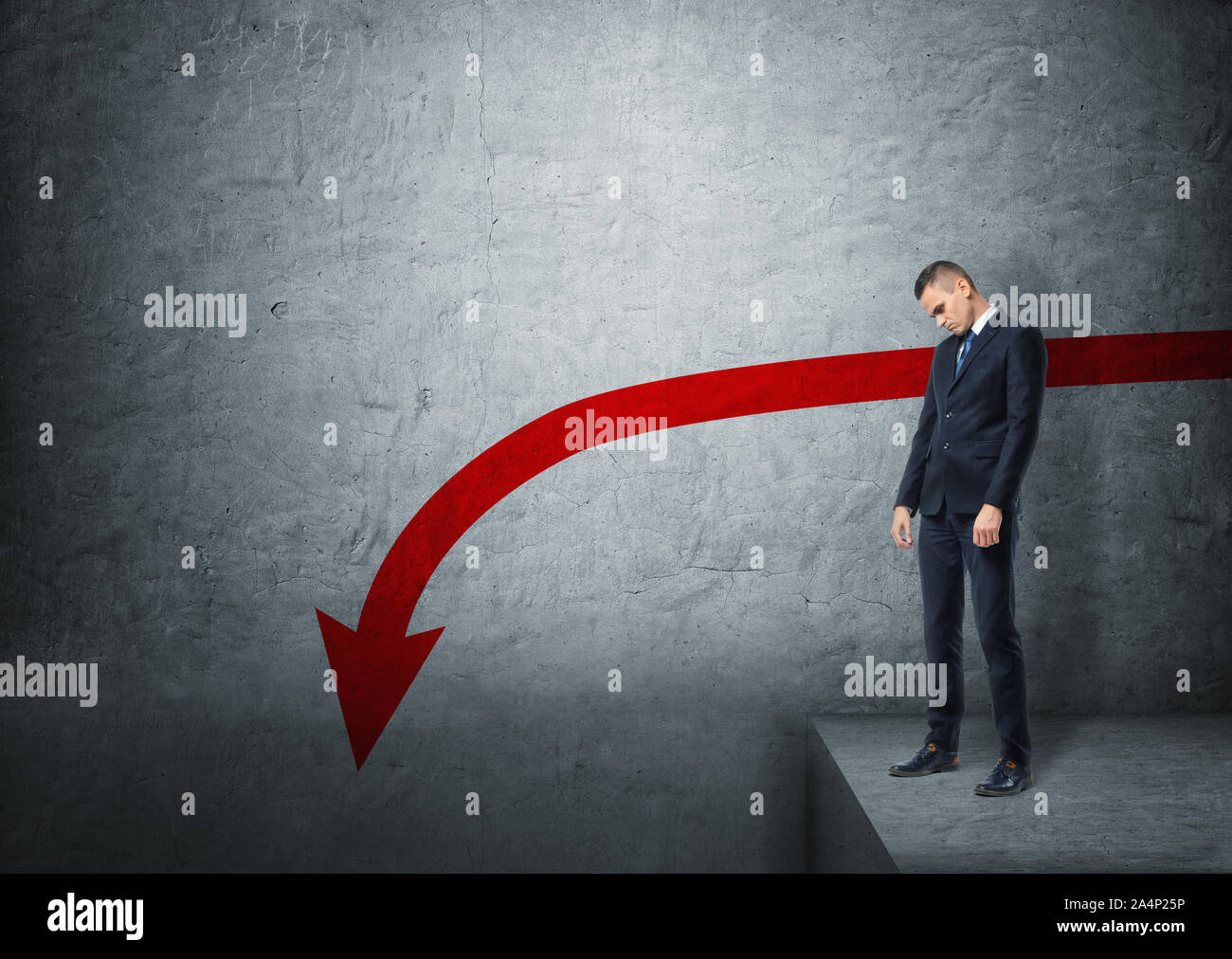 Business failure graph down arrow hi-res stock photography and images ...