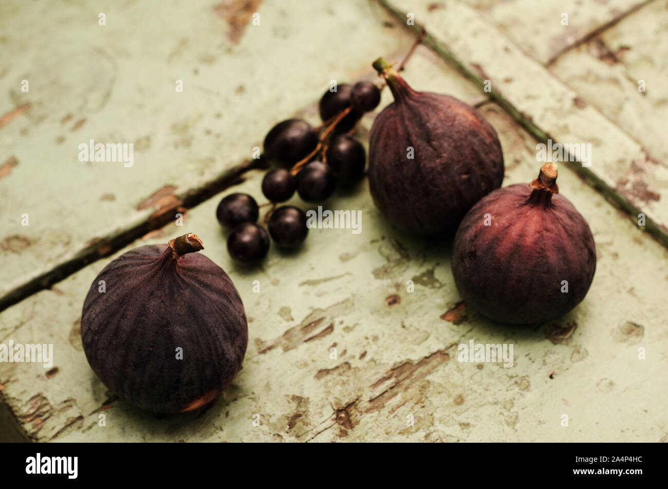 Group of figs and grapes, healthy lifestyle Stock Photo - Alamy