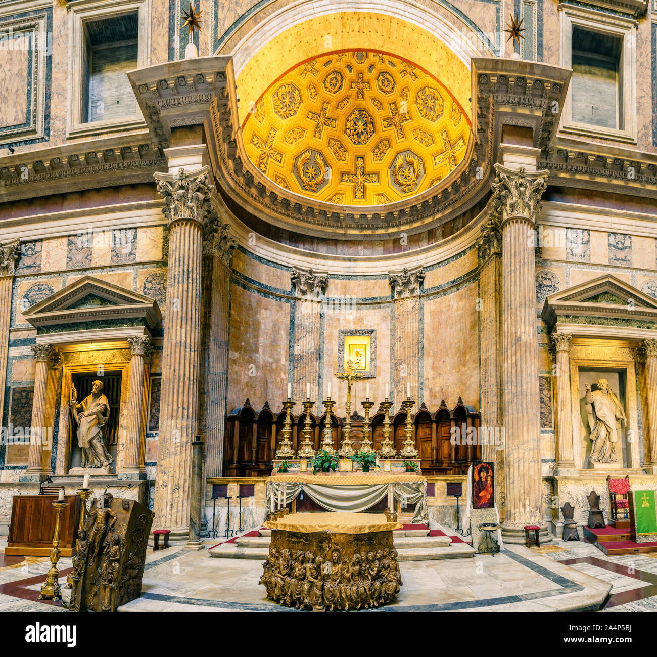 Pantheon interior with decoration in rome hi-res stock photography and ...