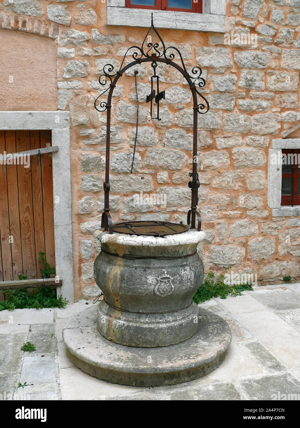 Bale well hi-res stock photography and images - Alamy