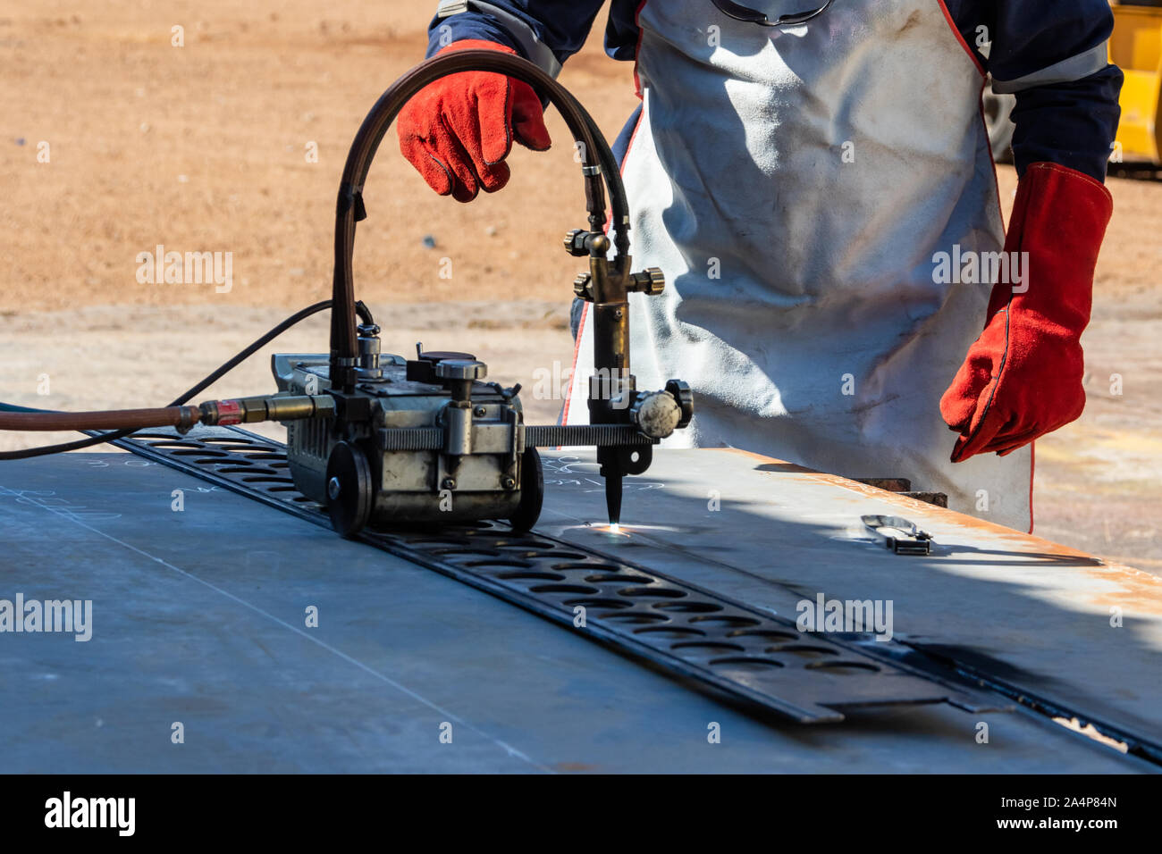 Oxygen acetylene cutting torch hi-res stock photography and images - Alamy