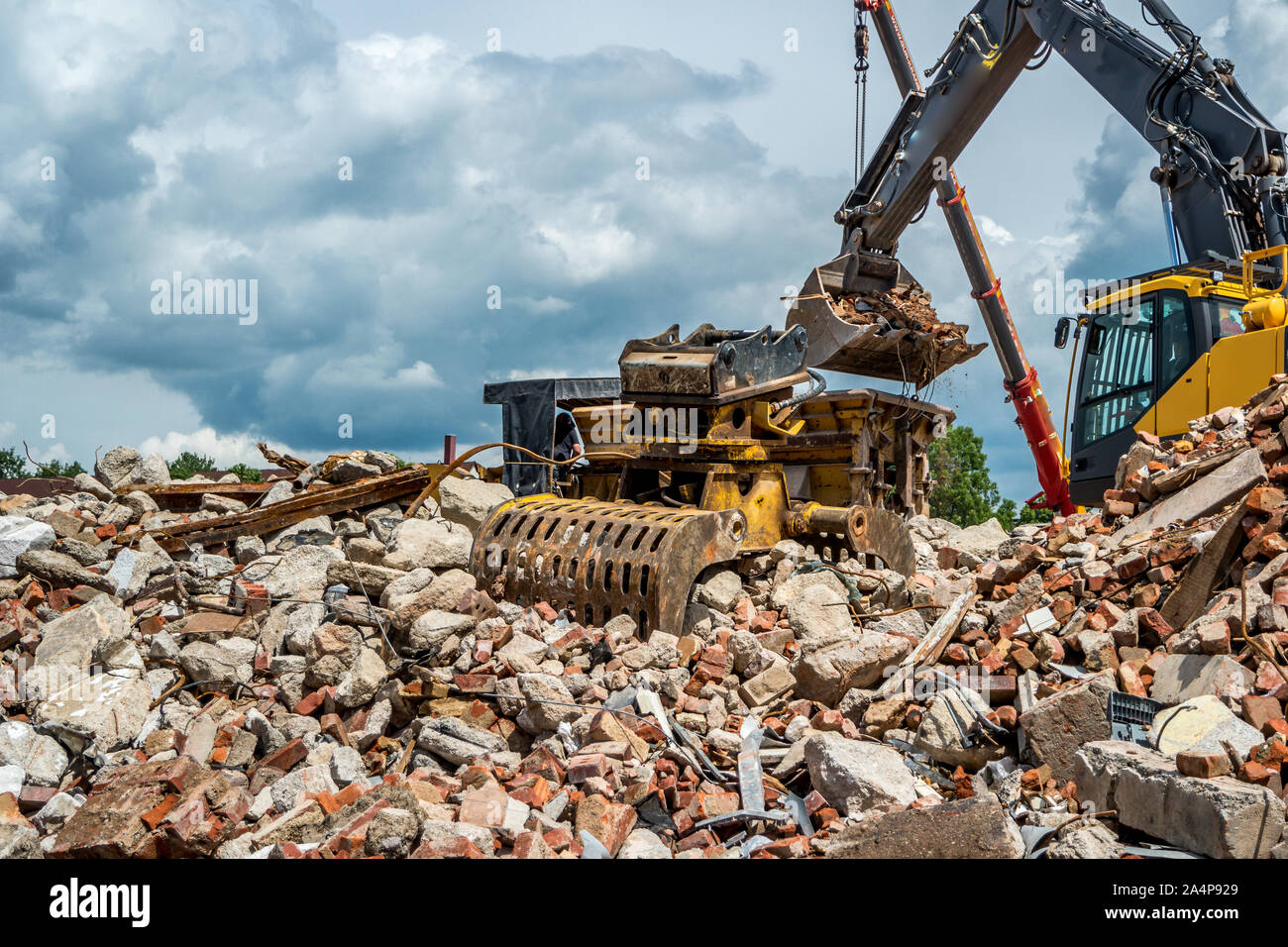 Brick walls wood beams hi-res stock photography and images - Alamy