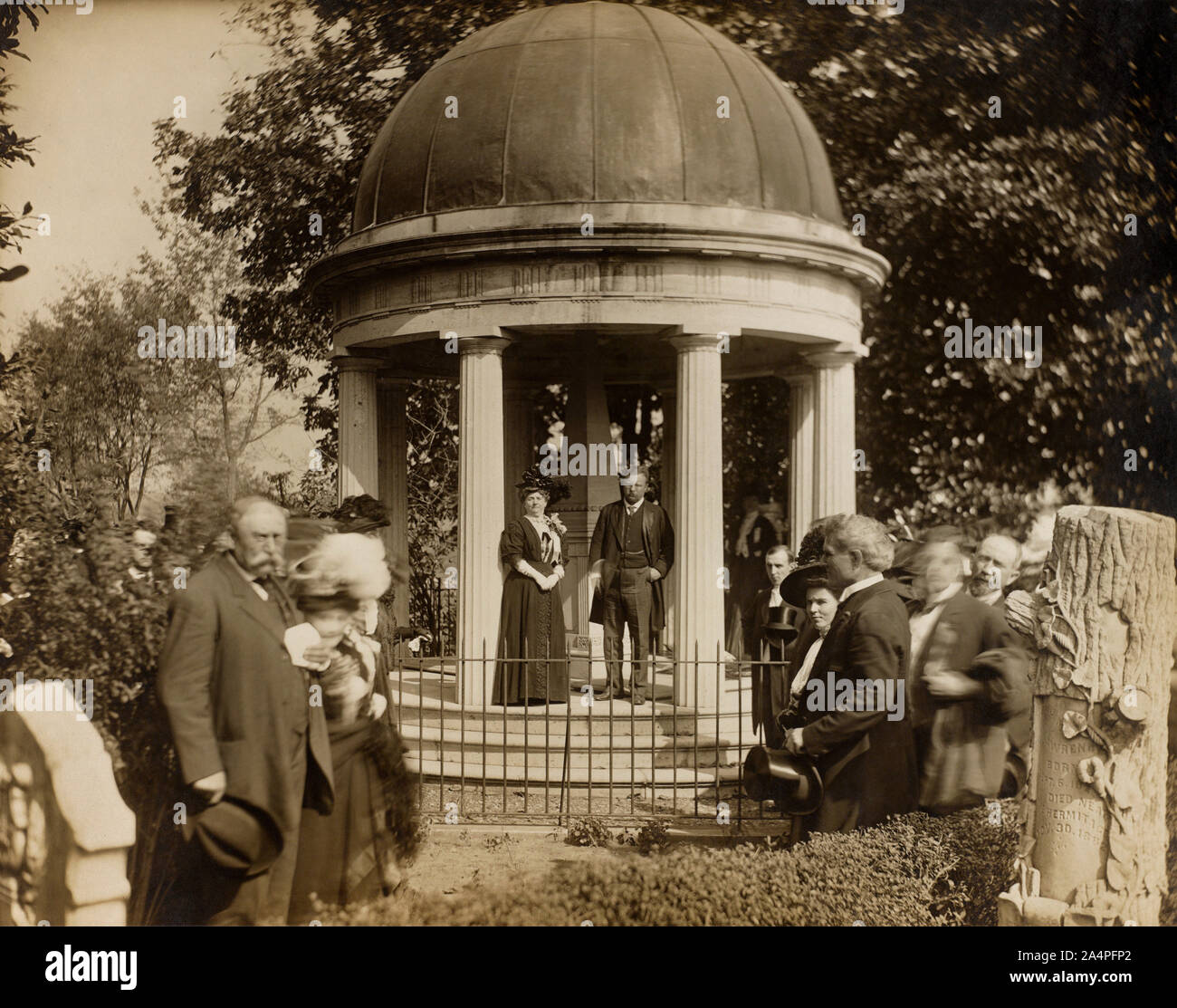 U.S. President Theodore Roosevelt Standing at Andrew Jackson's Tomb ...