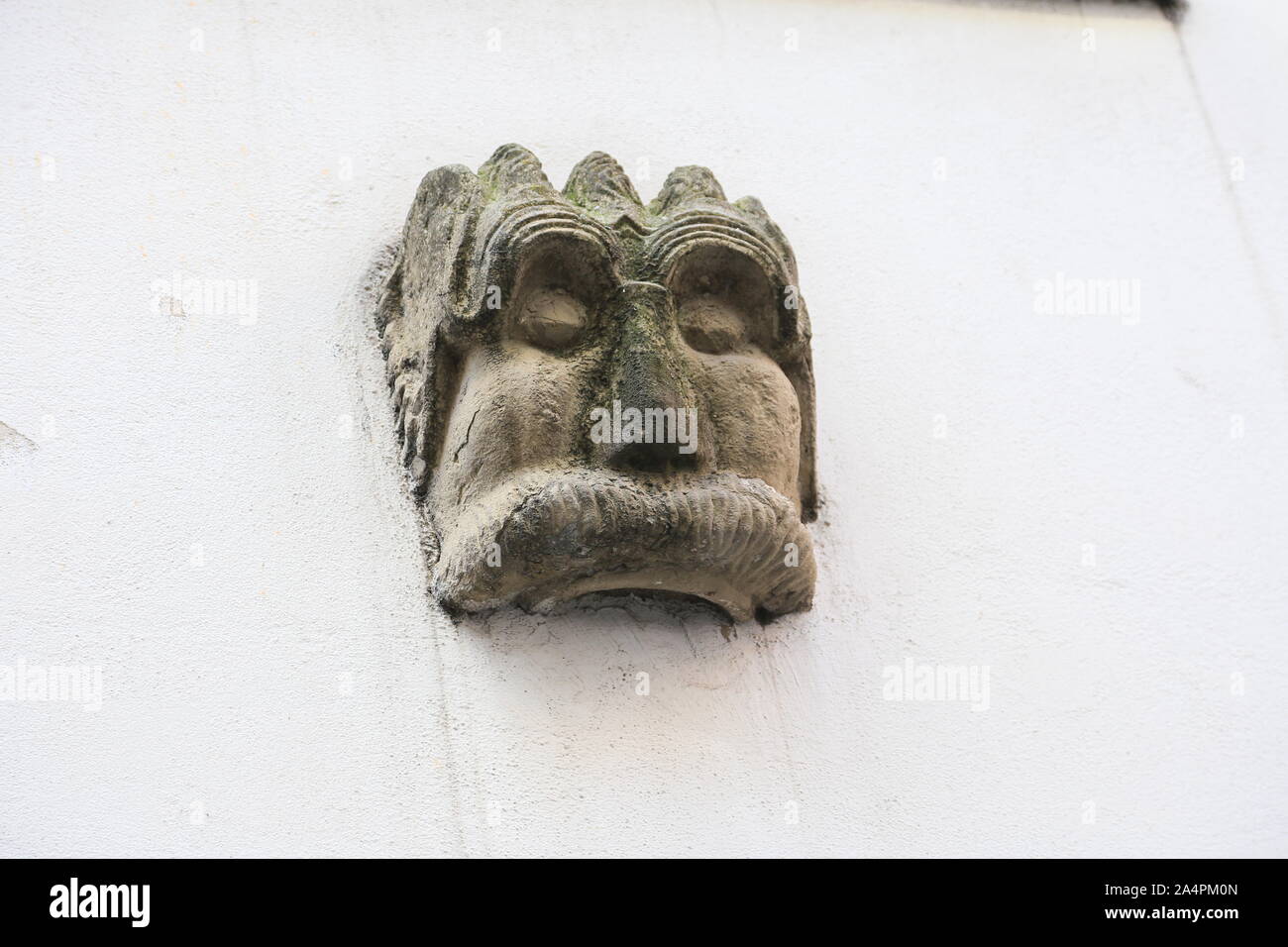 Face statue hi-res stock photography and images - Alamy