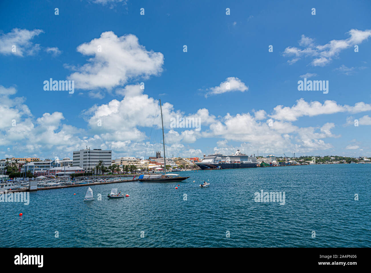 Hamilton bermuda architecture hi-res stock photography and images - Alamy