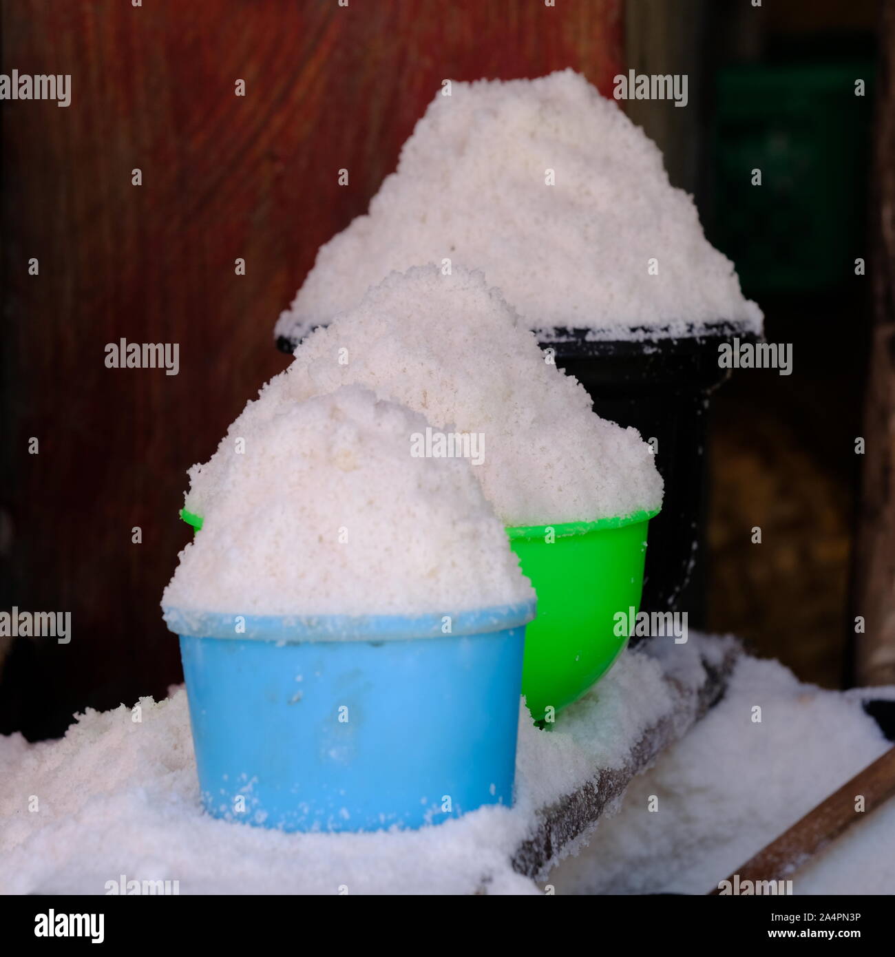 Indonesia Sumba Pasar Inpres Matawai - salt buckets Stock Photo - Alamy