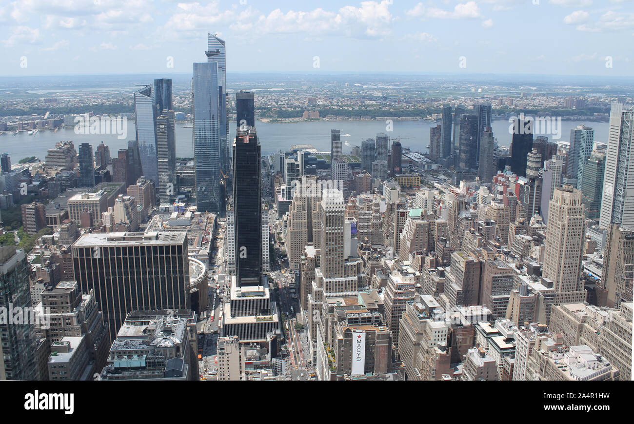 New york city skyline daylight hi-res stock photography and images - Alamy