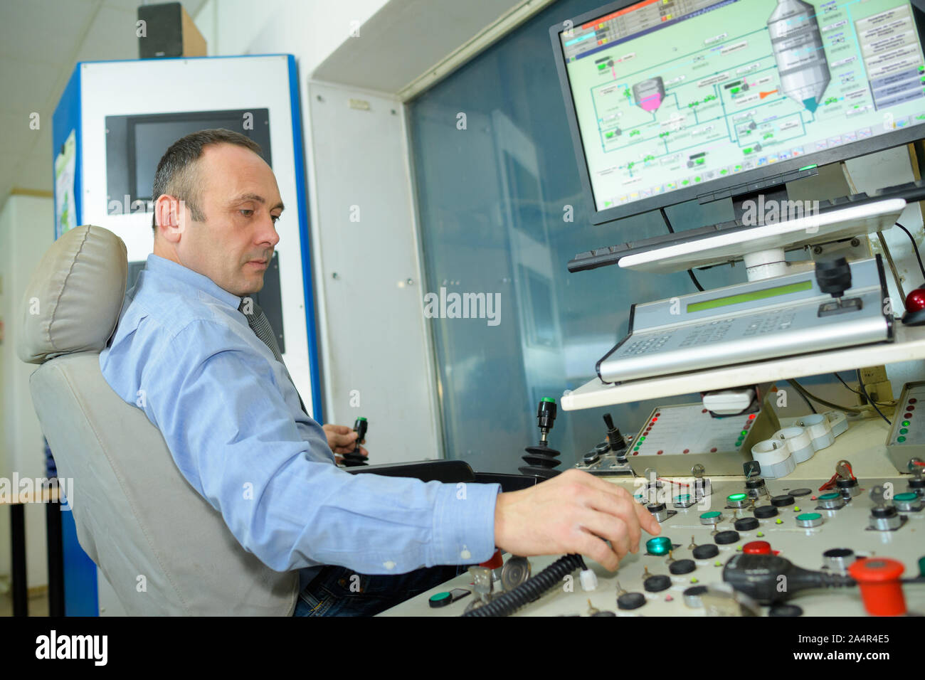 Refinery operator hi-res stock photography and images - Alamy