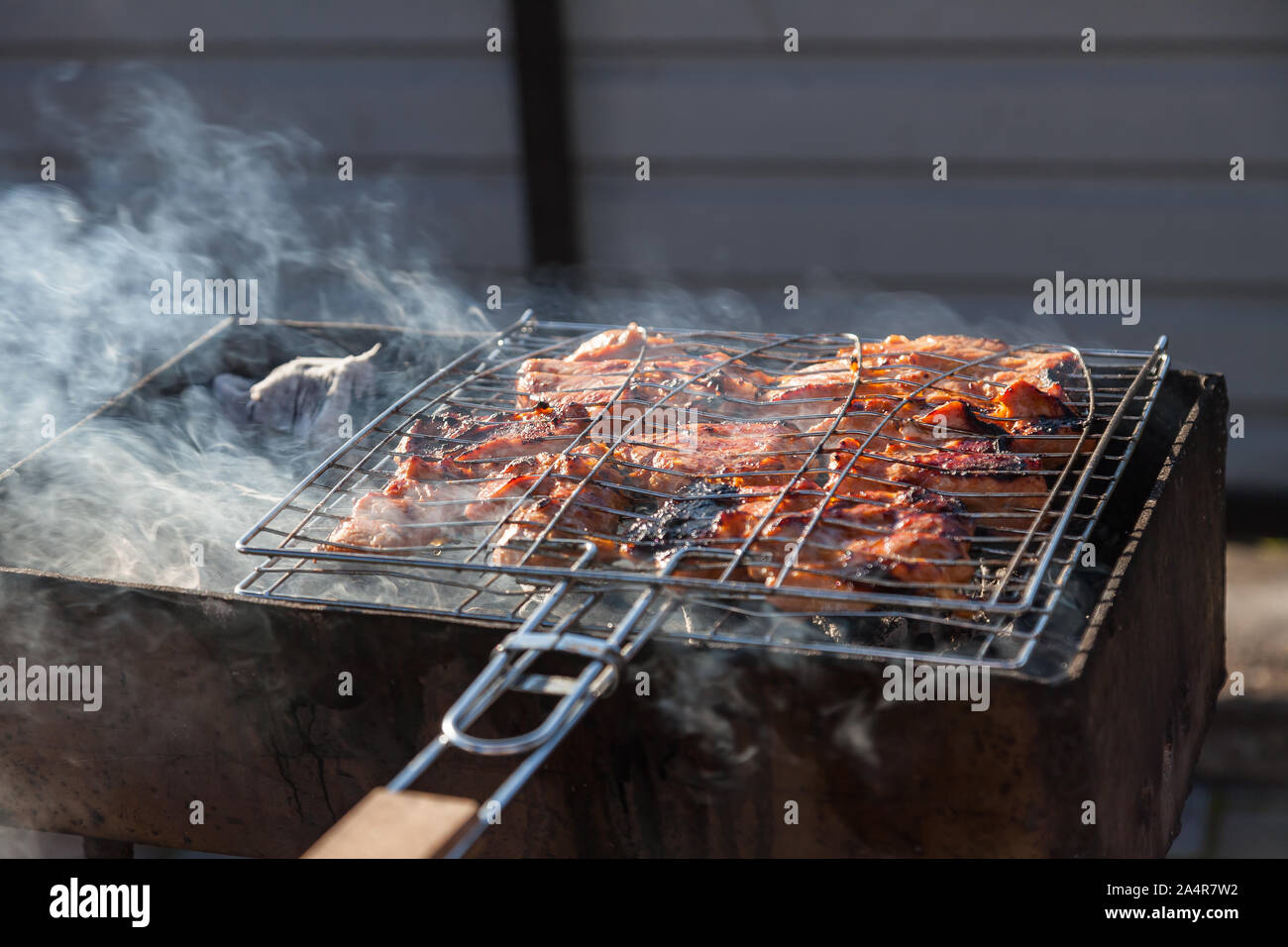 Roast chicken over an open fire hi-res stock photography and images - Alamy