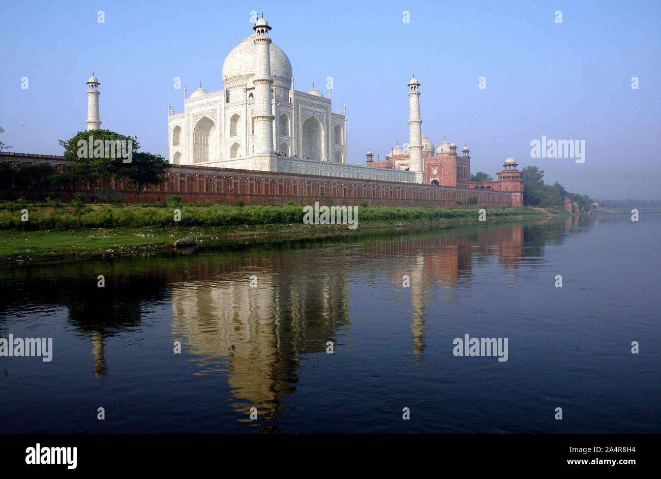 Taj mahal is the finest example of mughal architecture hi-res stock ...