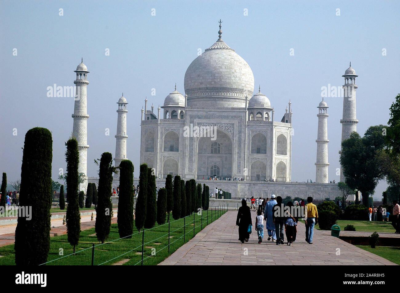 Taj mahal is the finest example of mughal architecture hi-res stock ...