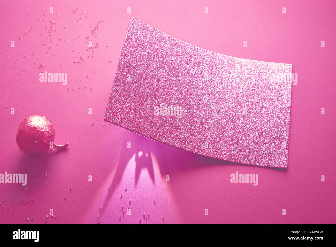 Pink glitter paper hi-res stock photography and images - Alamy