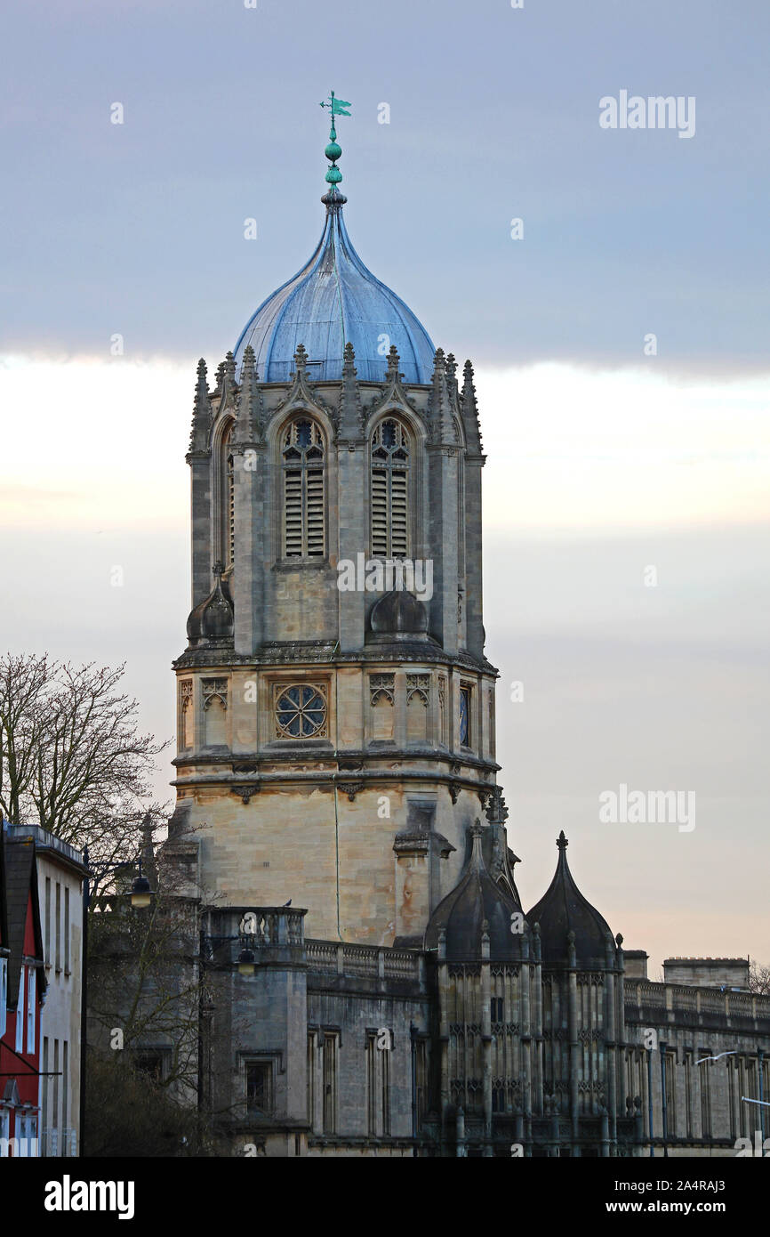 The bell tower called Tom Tower at an entrance to Christ Church college ...