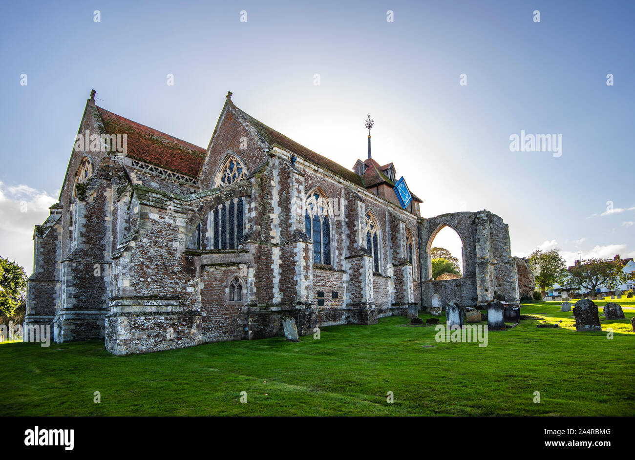 Churchyard Of St Thomas A Becket Church High Resolution Stock Photography and Images - Alamy