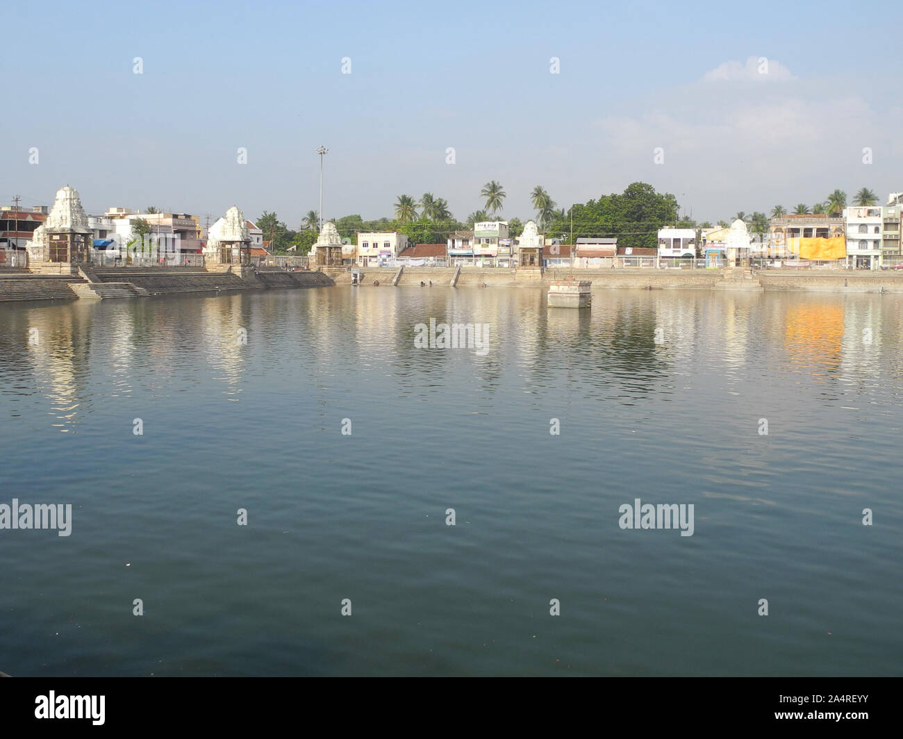 Temple pond of an ancient Indian temple, Tamil Nadu, Kumbokanam city ...
