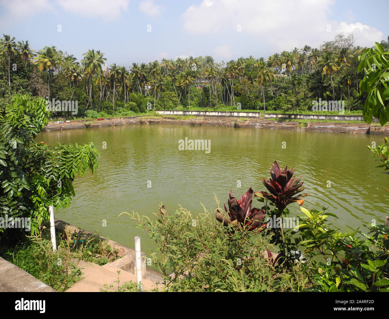 Stone hindu statue pond hi-res stock photography and images - Alamy