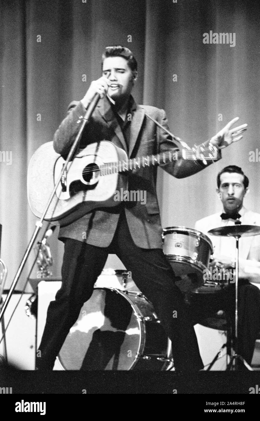 Elvis Presley Performing