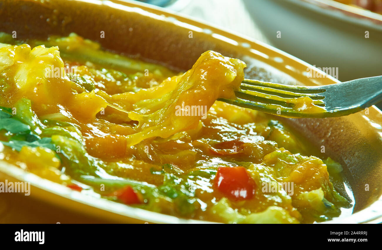 Spaghetti Squash Chow Mein, healthy Chinese takeout Stock Photo - Alamy