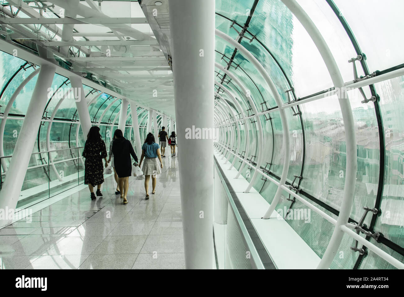 Orchard gateway mall hi-res stock photography and images - Alamy