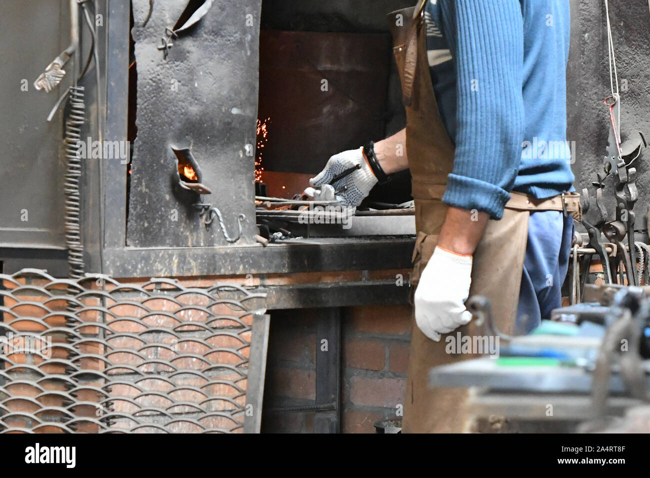 Making a coal fire hi-res stock photography and images - Alamy